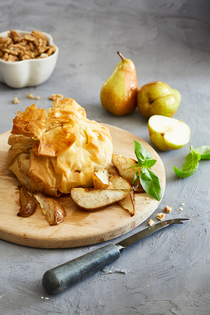 Dalewood Phyllo Camembert with Walnuts and Pears – Kaas Club.™