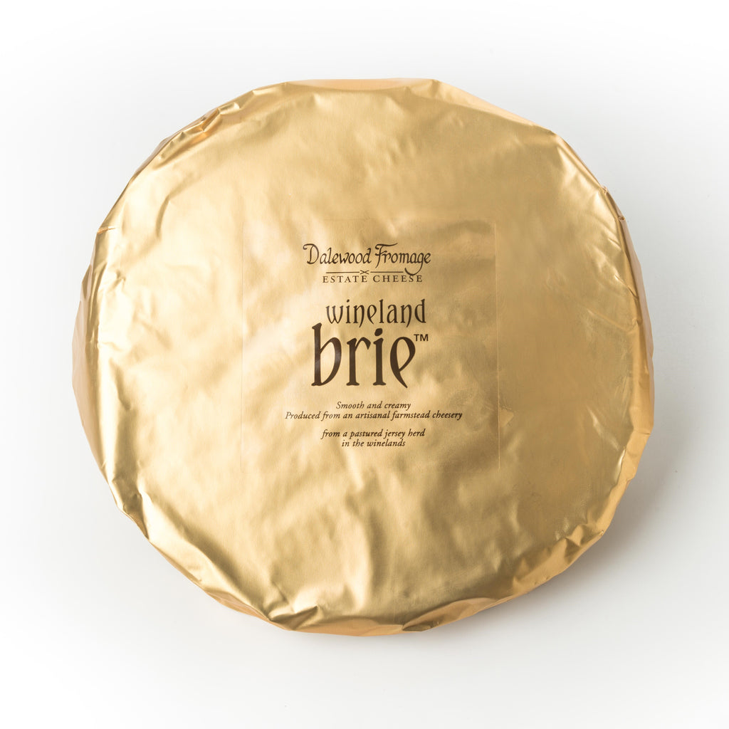 Whole Wineland® Brie (approx. 1.35kg) – Kaas Club.™